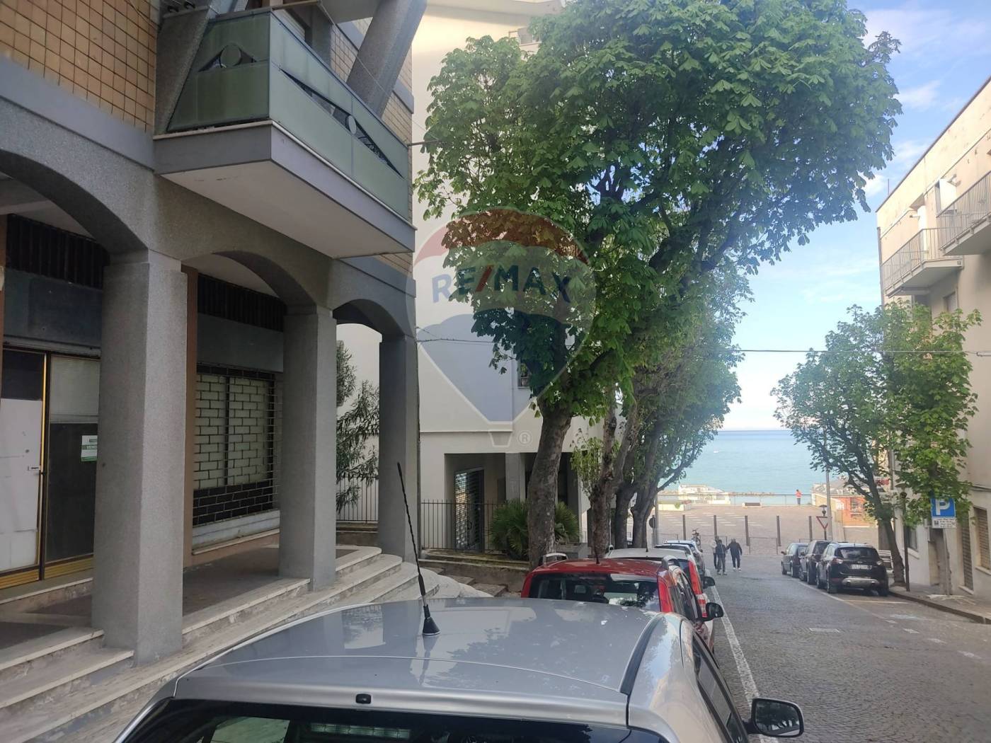 Locale commerciale in Vendita