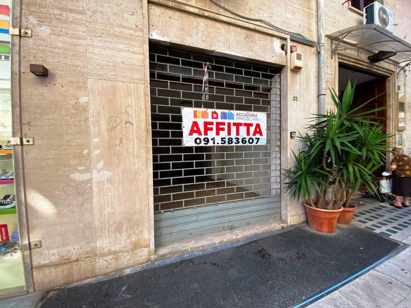 Locale commerciale in Vendita