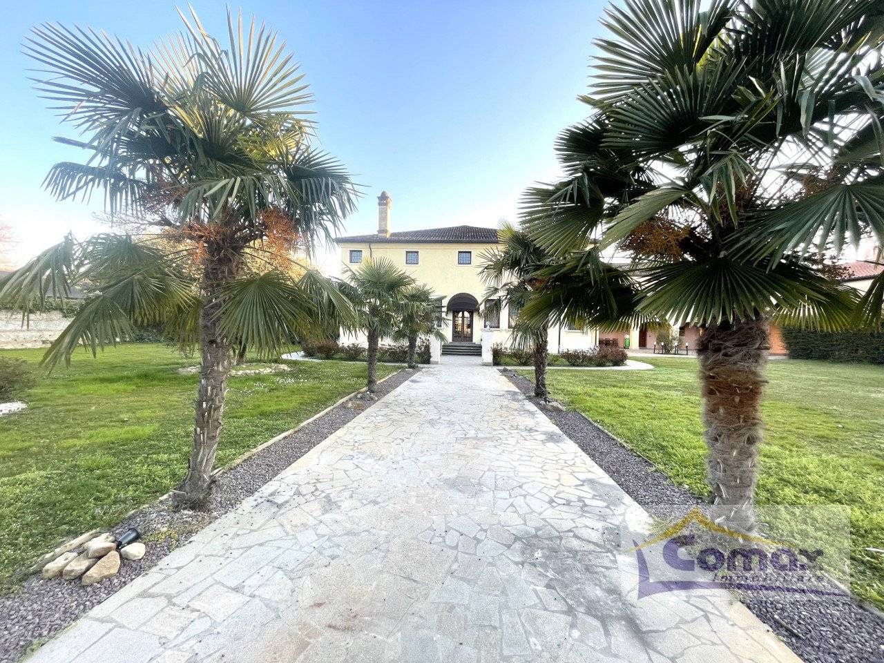 Attività commerciale in Vendita