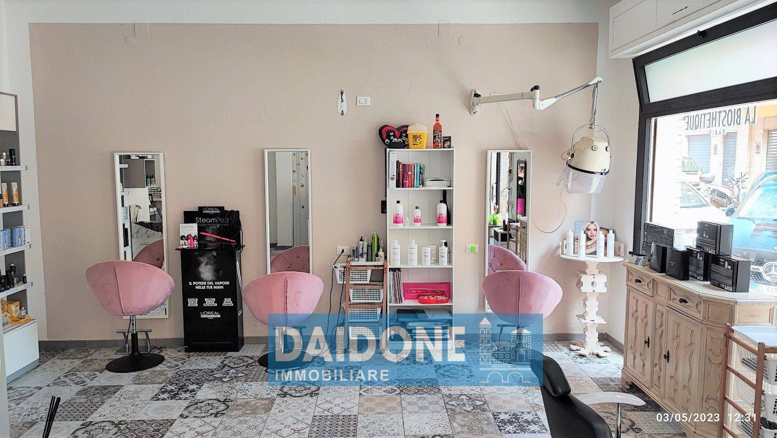 Locale commerciale in Vendita