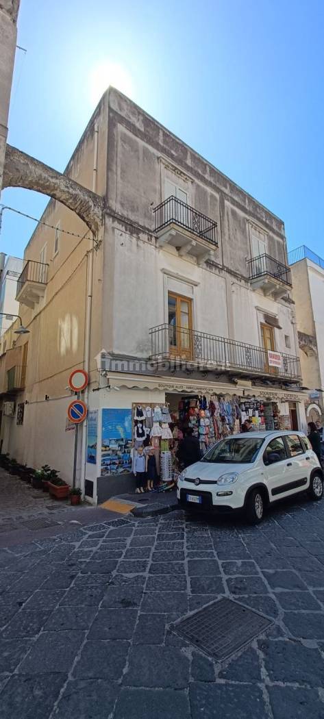 Trilocale corso Vittorio Emanuele, Centro, Lipari