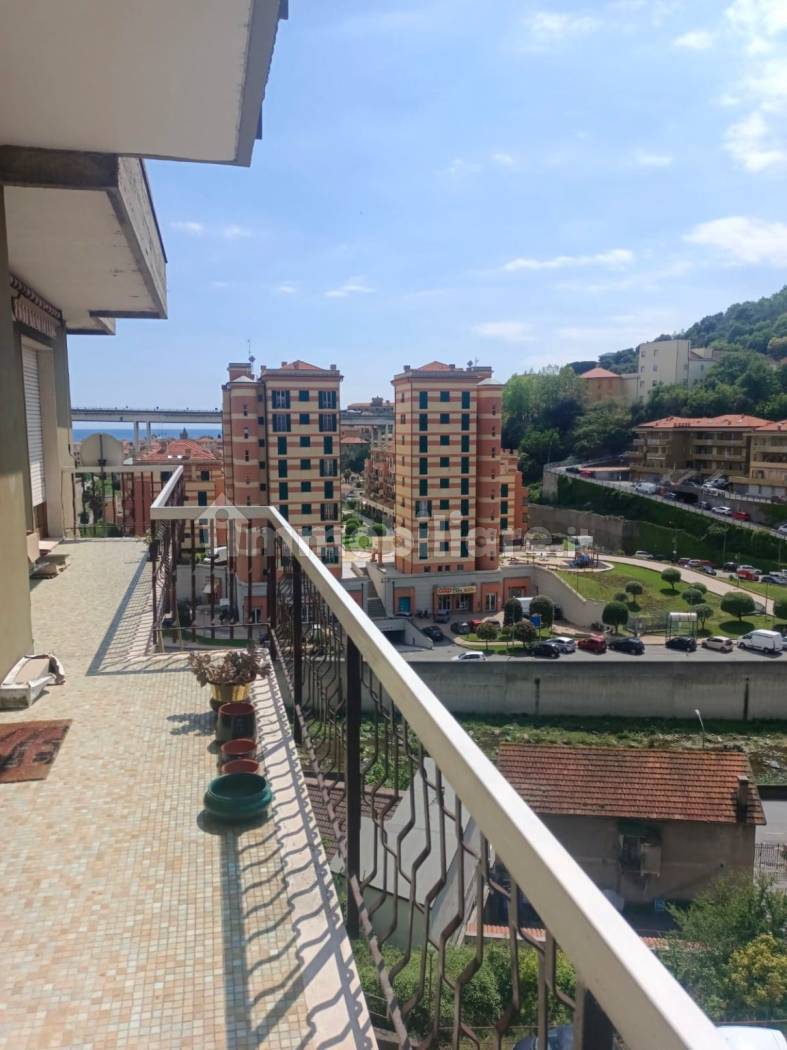 Trilocale via Piave 160, Centro, Varazze