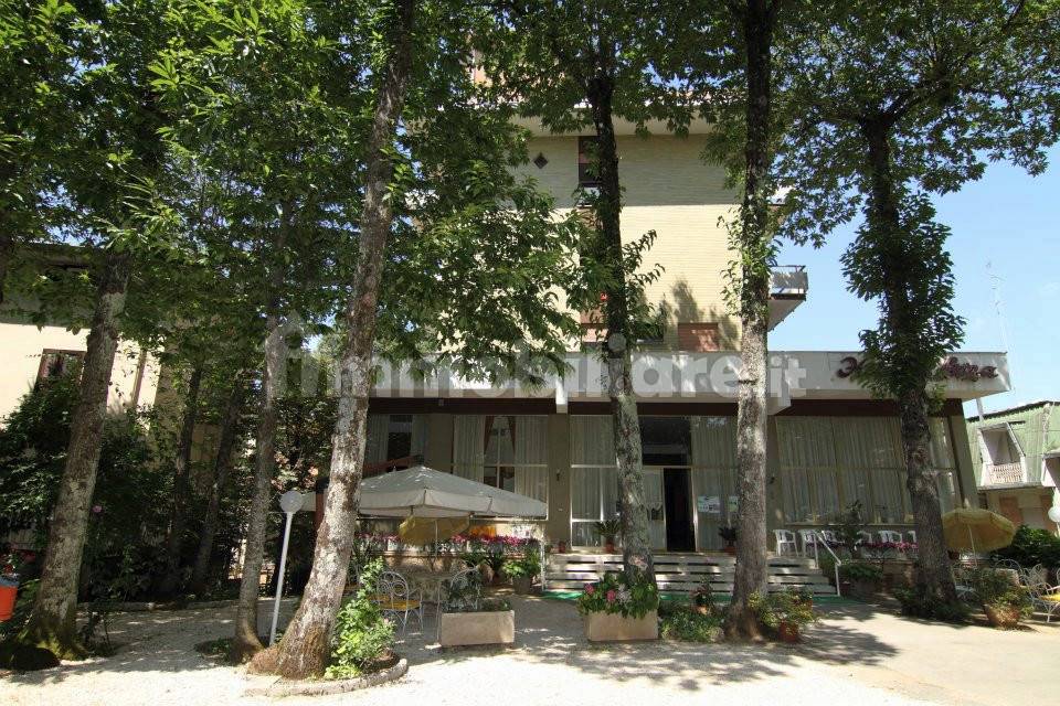 Locale commerciale in Vendita