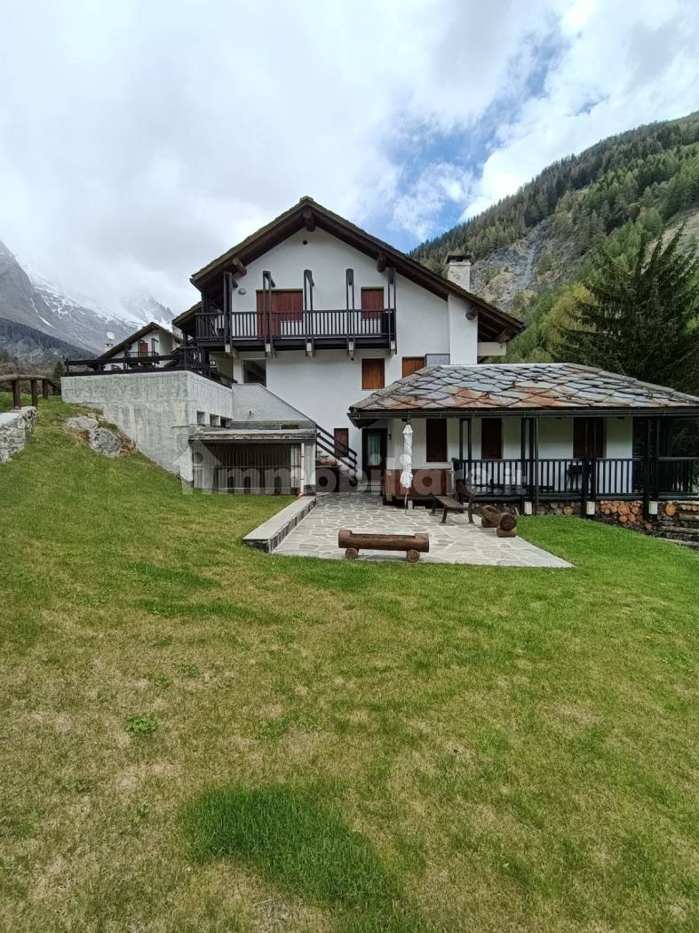 Monolocale ottimo stato, piano rialzato, Centro, Courmayeur