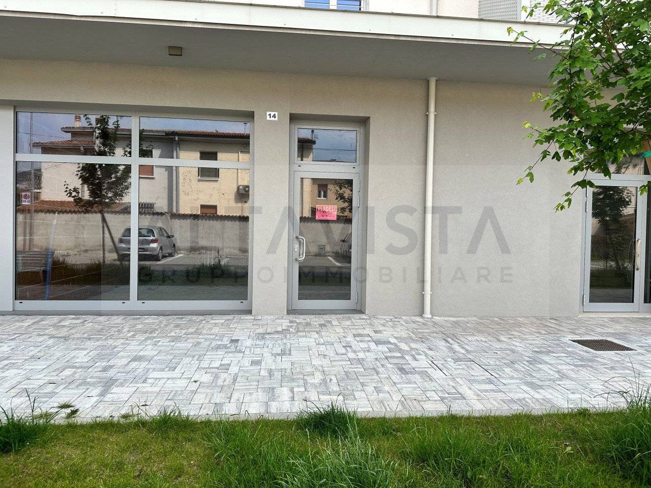 Locale commerciale in Vendita