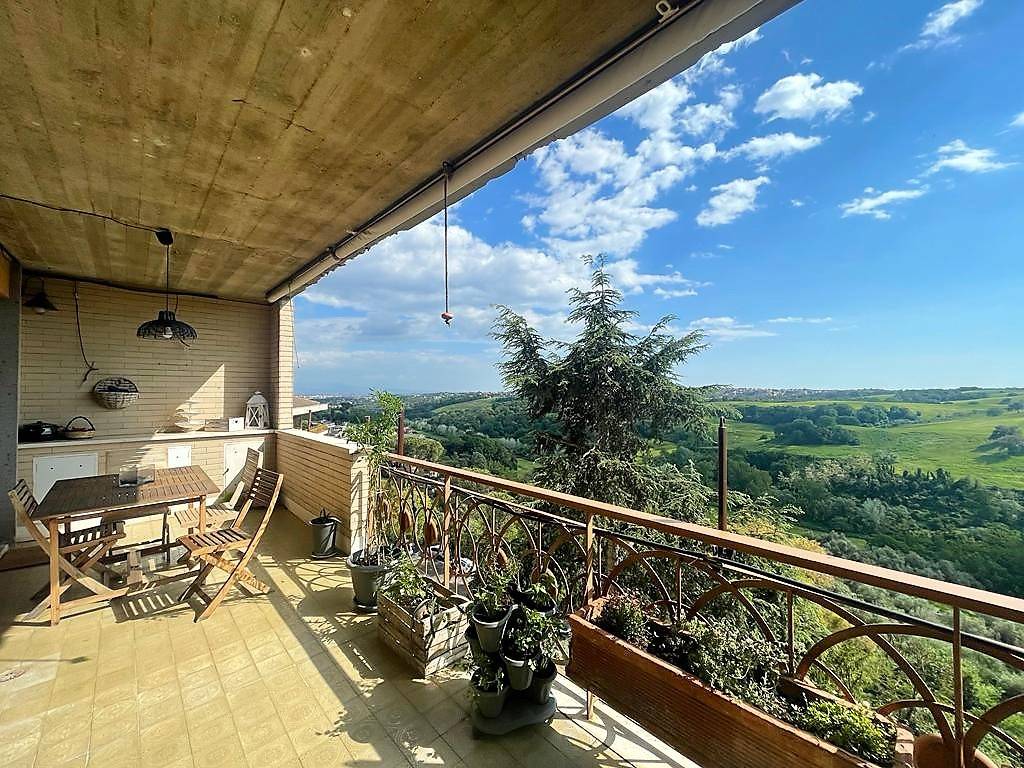 Appartamento via Cassia 927N, Grottarossa - Saxa Rubra, Roma