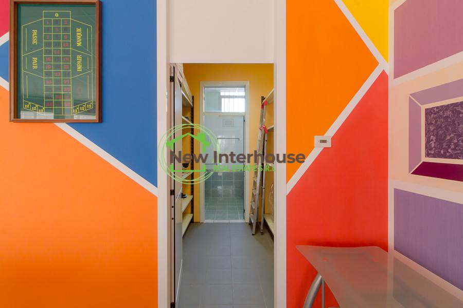 Locale commerciale in Vendita