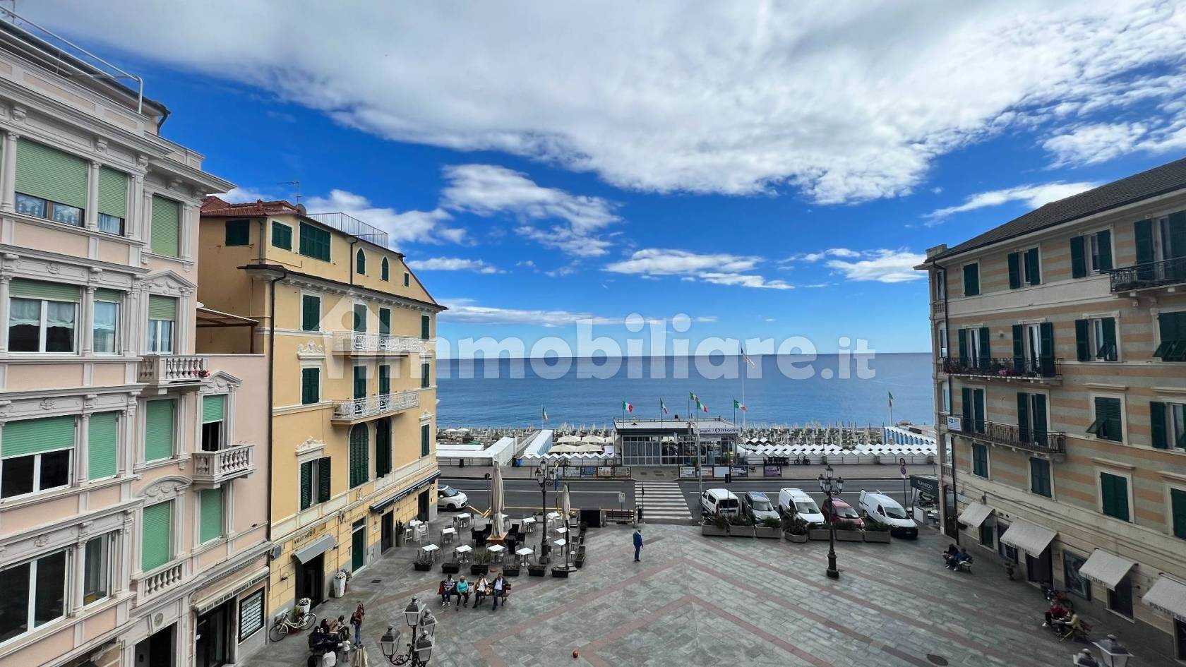 Trilocale piazza Nello Bovani 12, Centro, Varazze