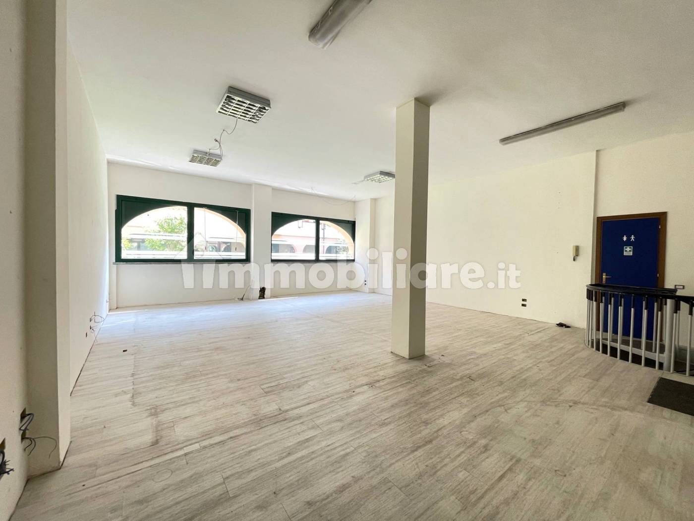 Locale commerciale in Vendita