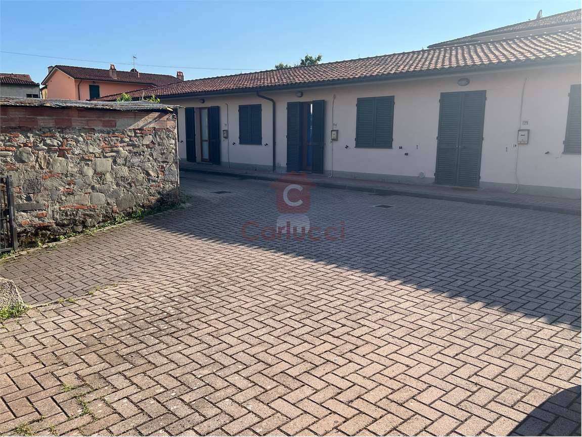 Bilocale via squarciabocconi, 46, Alberghi, Via Romana, Pescia Morta, Pescia