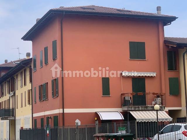 Trilocale via Roma 38, Centro, Gambolò