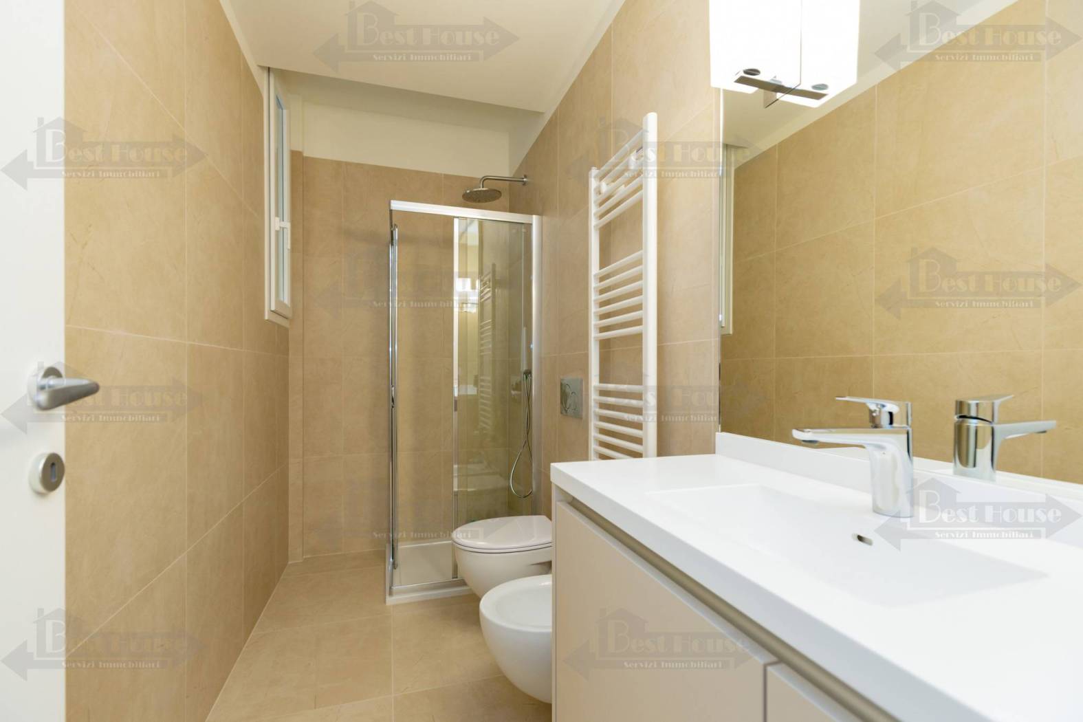 Trilocale via San Vincenzo 12, Corso Genova, Milano