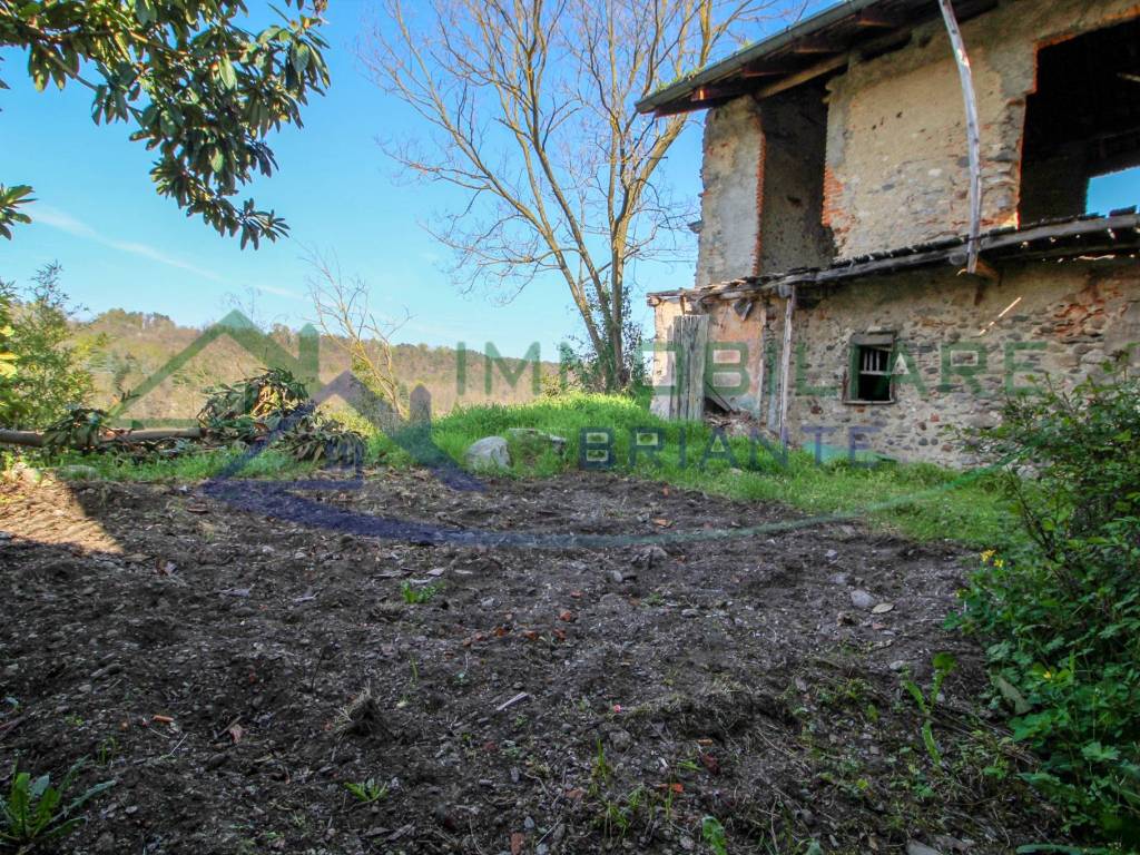 Vendita Casale in via Don Eugenio Assi Somma Lombardo. Da ristrutturare ...