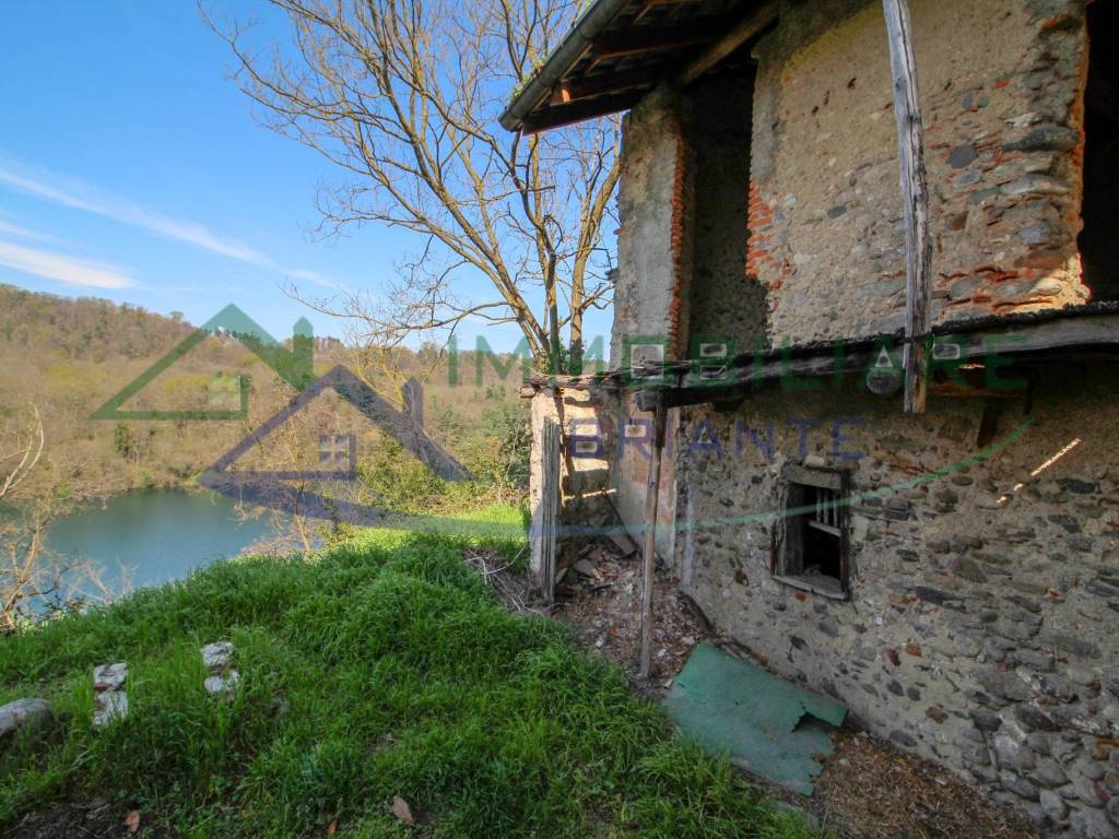 Vendita Casale in via Don Eugenio Assi Somma Lombardo. Da ristrutturare ...