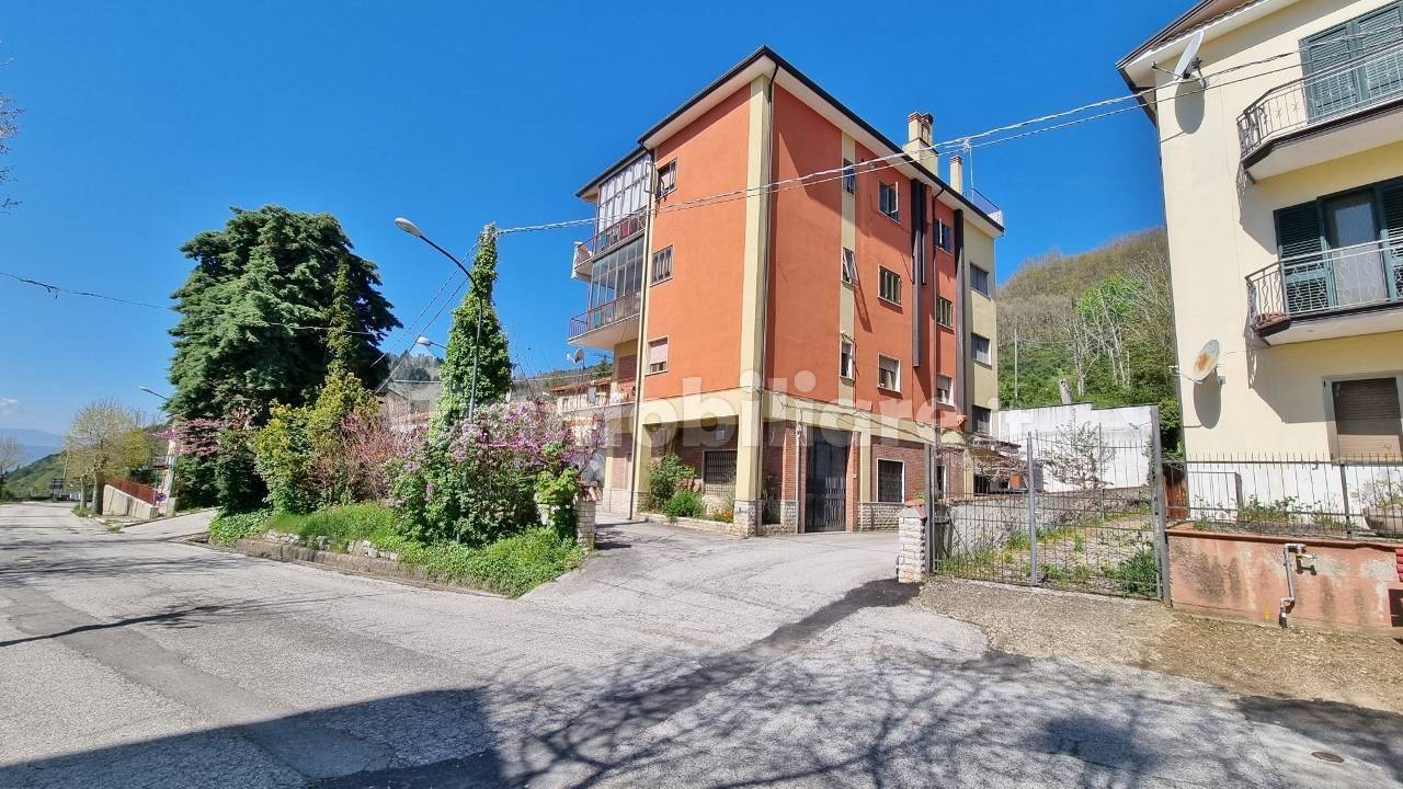 Appartamento viale Gramsci, Centro, Vallata