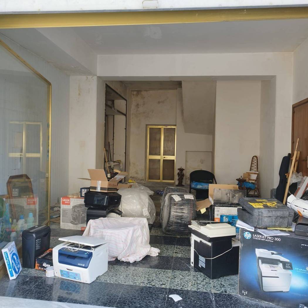 Locale commerciale in Vendita