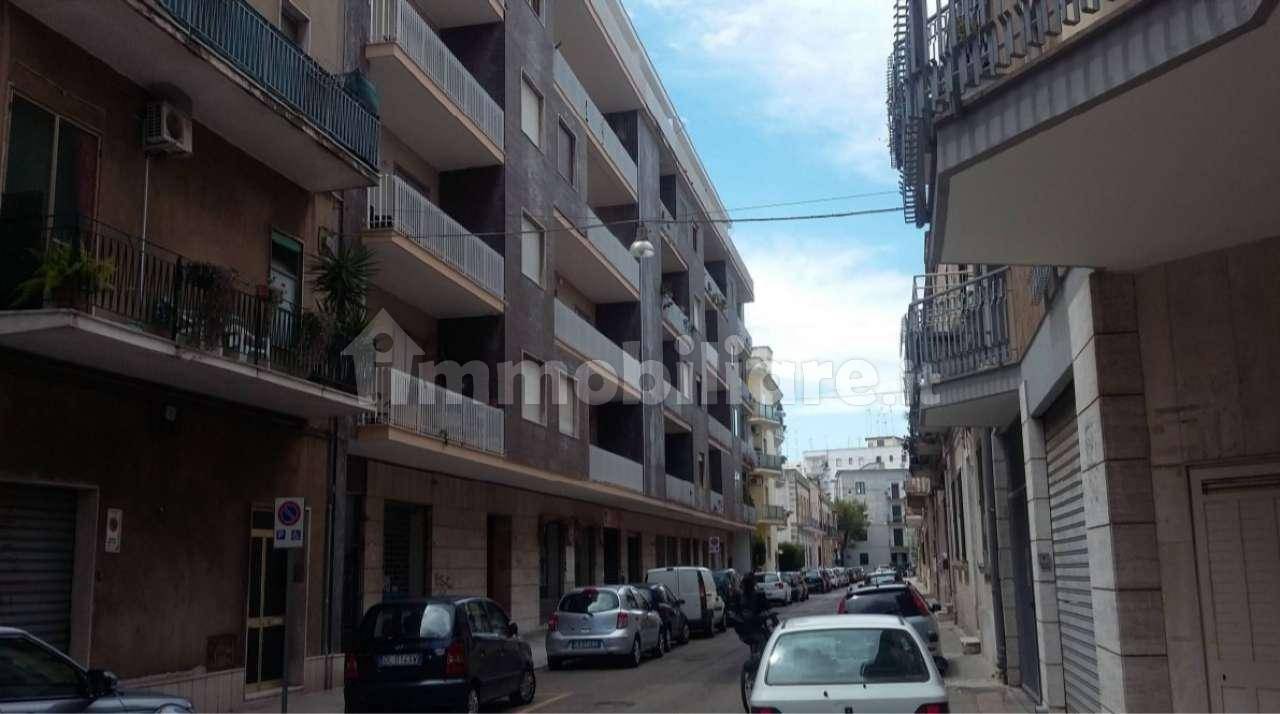 Locale commerciale in Vendita