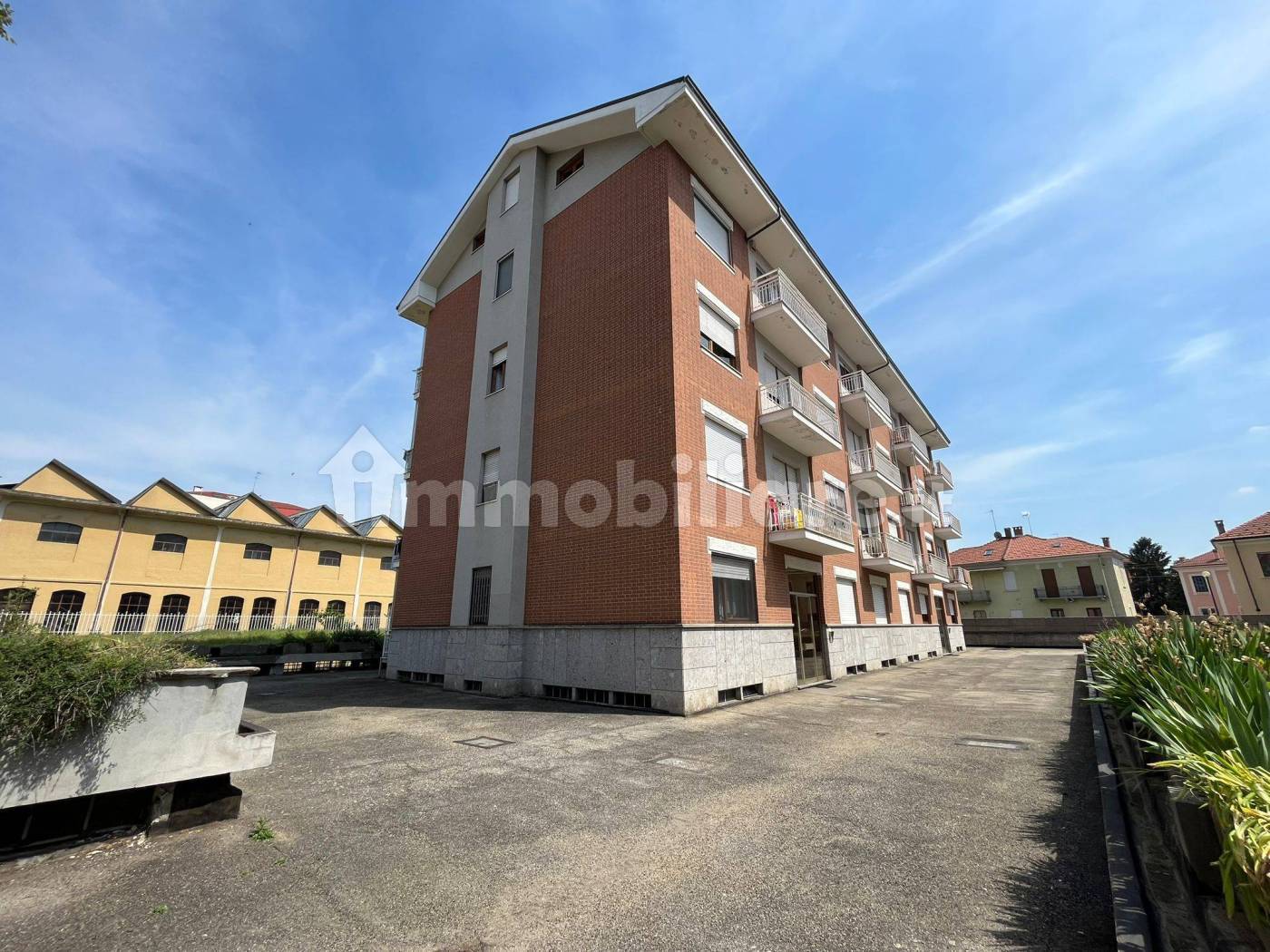 Trilocale via Angelo Brofferio 100, Stazione, Asti