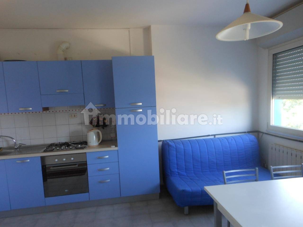 Monolocale buono stato, quarto piano, Porto, Pesaro
