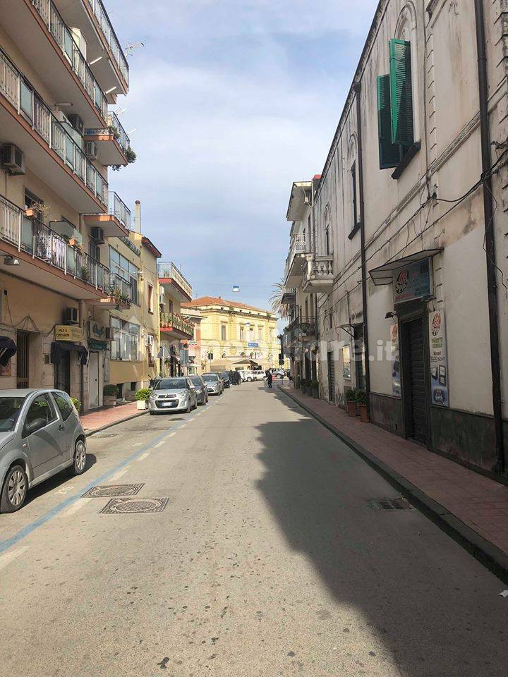 Locale commerciale in Vendita