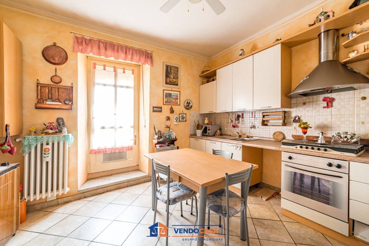 Trilocale via Ottavio Moreno 26, Centro, Savigliano