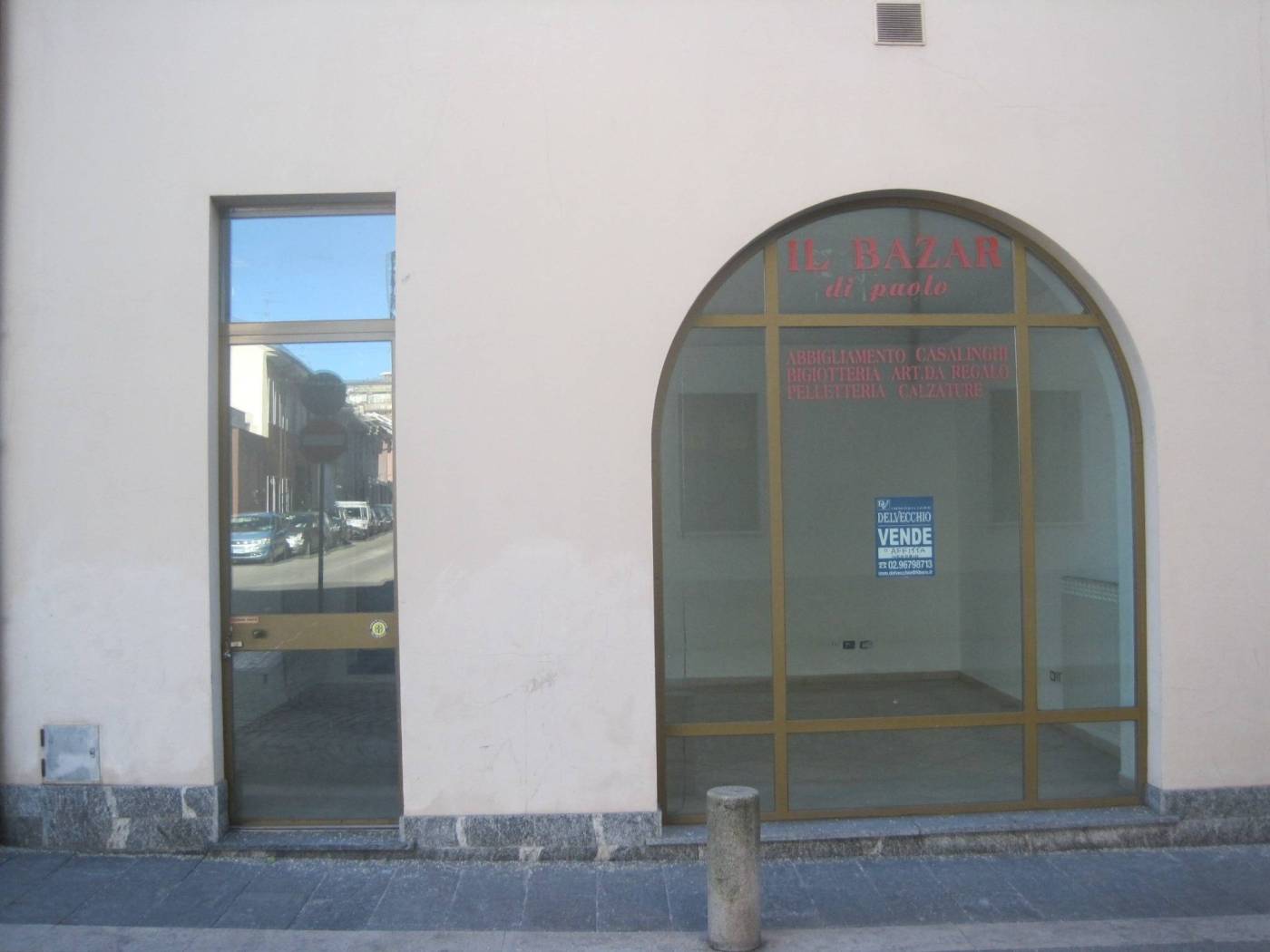 Locale commerciale in Vendita