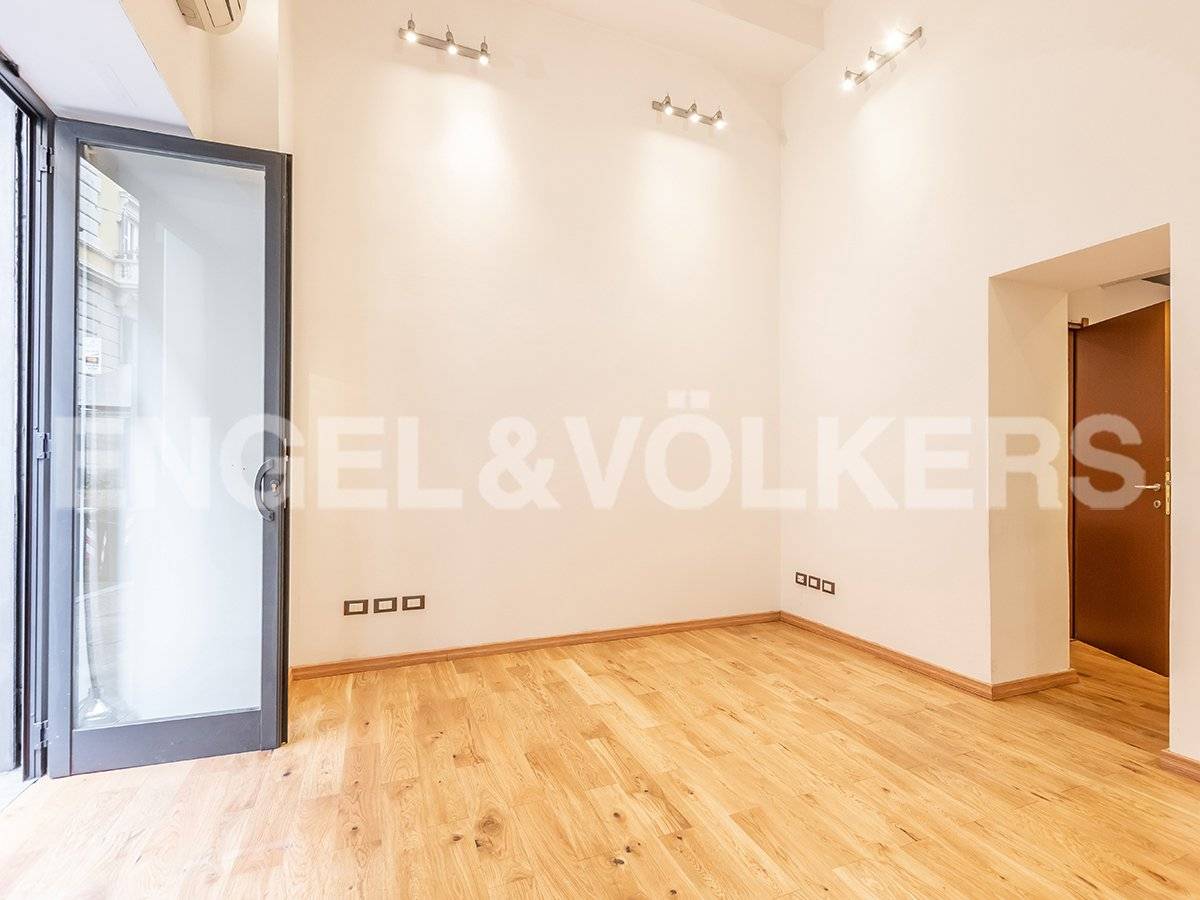 Locale commerciale in Vendita