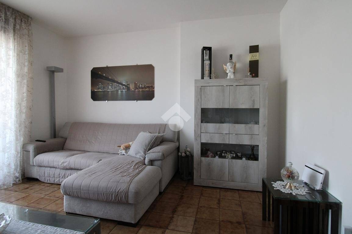 Quadrilocale residenziale via Bellini 18, Centro, Torri di Quartesolo