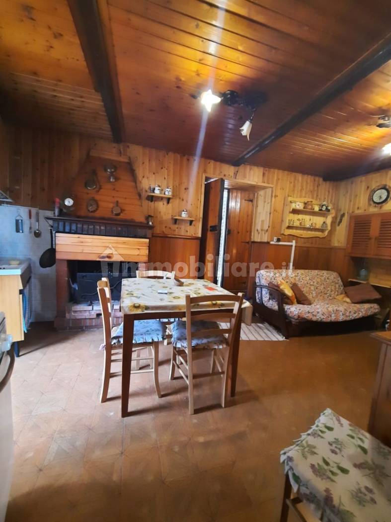 Bilocale via Valentini, Centro, Roccantica