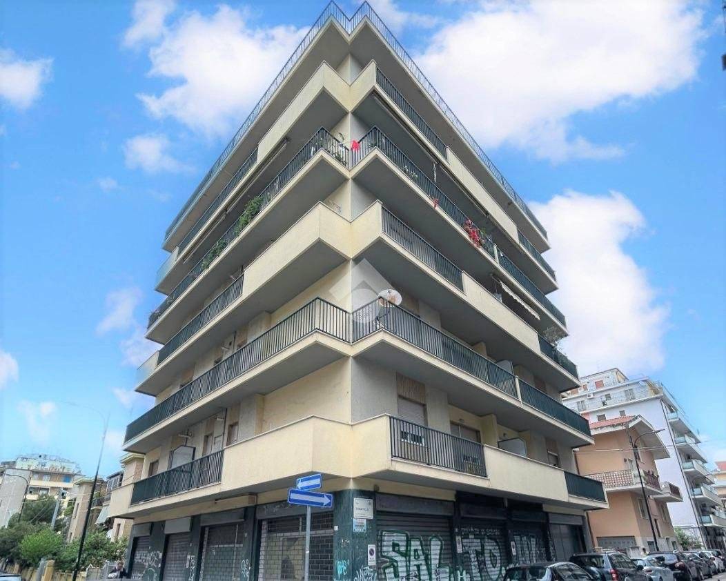 Trilocale via Donatello 36, Viale Bovio - Piazza Duca degli Abruzzi, Pescara