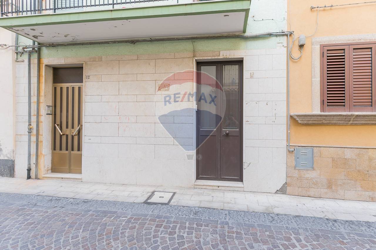 Bilocale buono stato, piano terra, Centro, Augusta