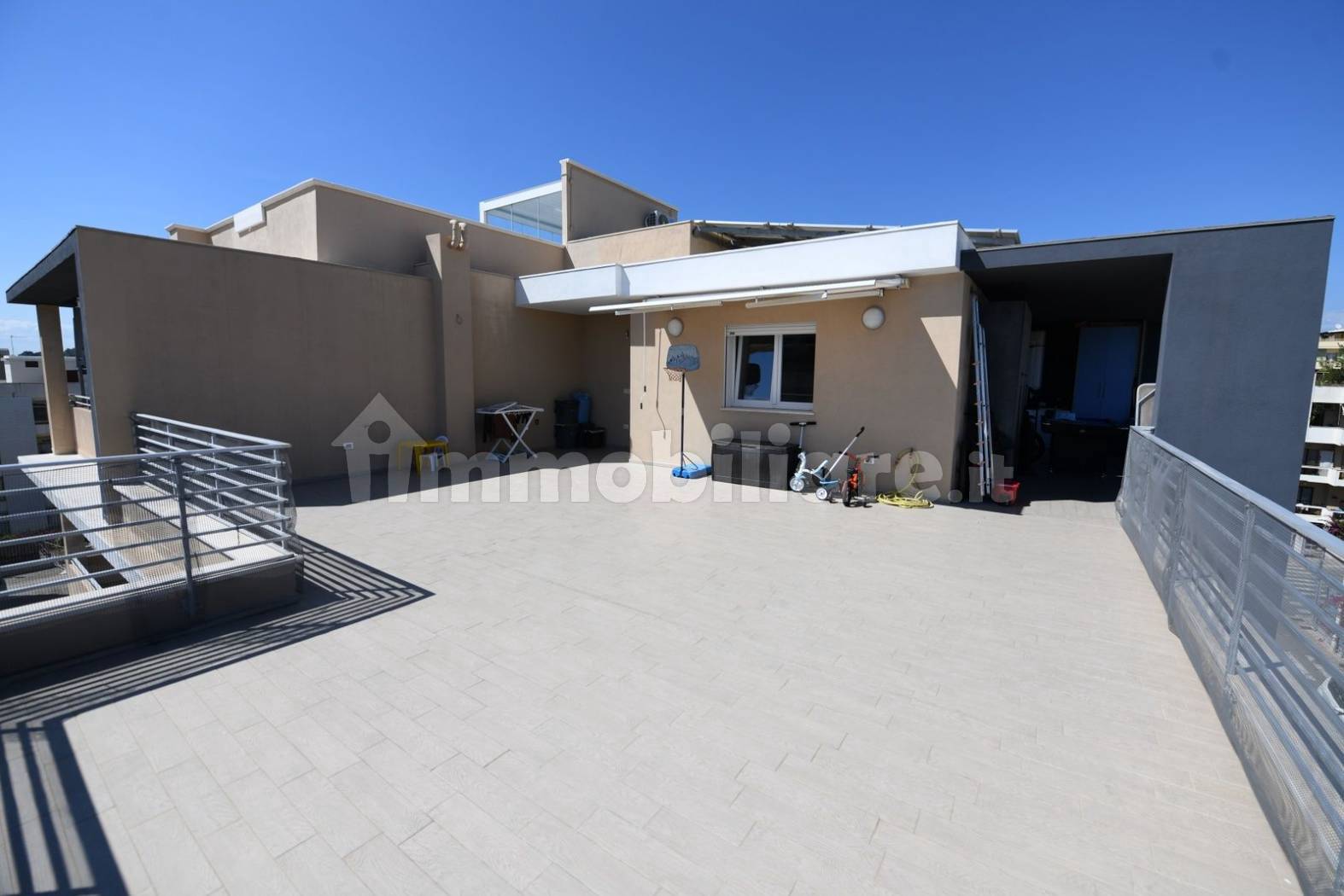 Quadrilocale via Guantino Cavallino, Piazza Giovanni XXIII, Cagliari