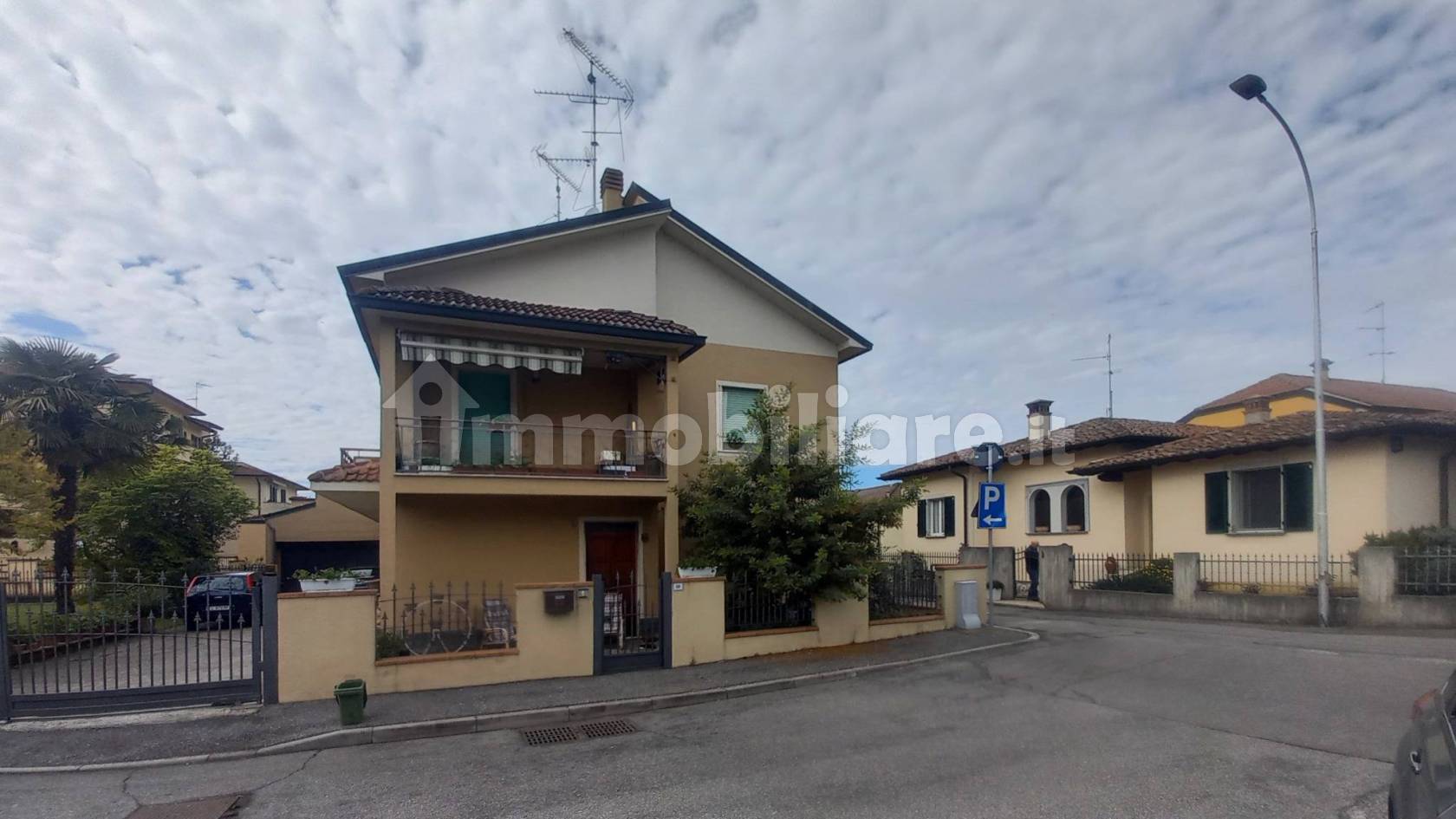 Trilocale via Silvio Pellico 22, Centro, Pizzighettone