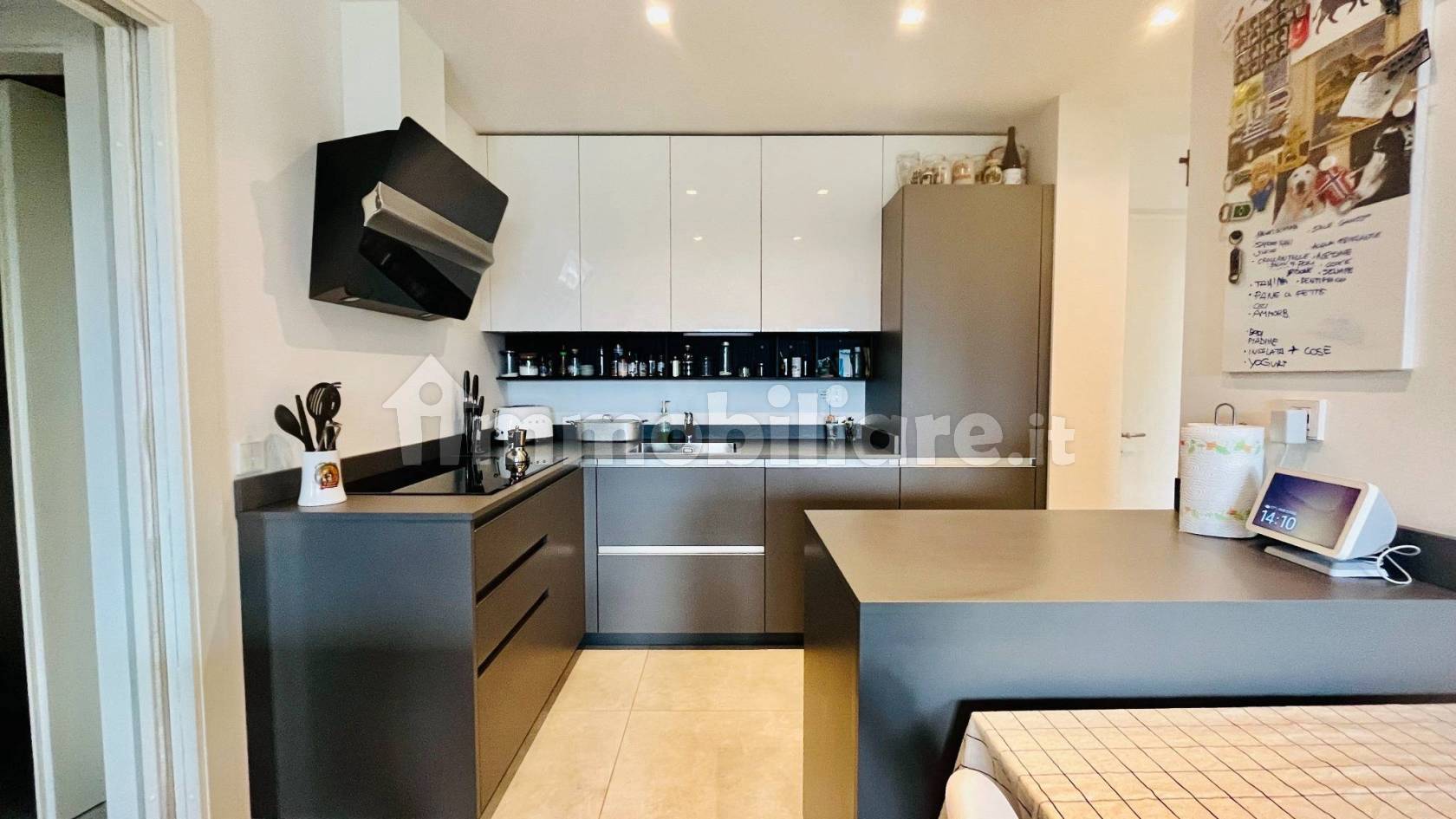 Bilocale via Francesco II di Borbone, Centro, Arco