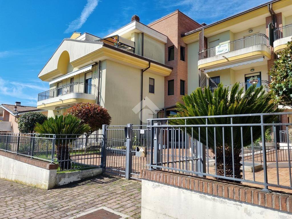 Trilocale via Salara 15, Pagliare, Morro d'Oro