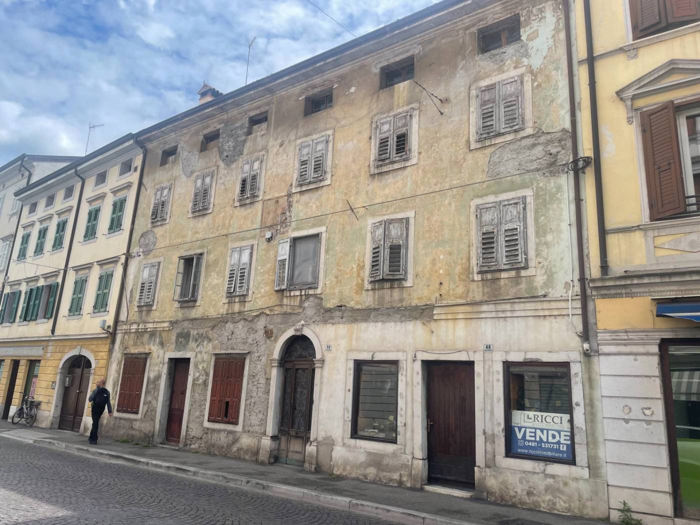 Locale commerciale in Vendita