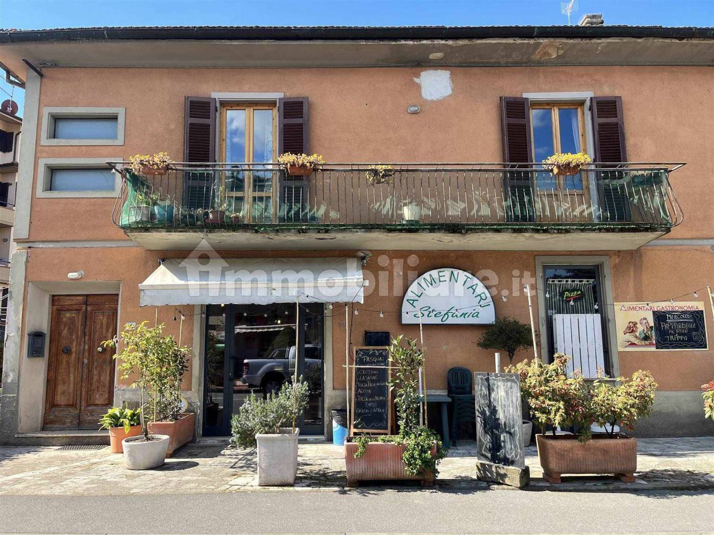 Locale commerciale in Vendita