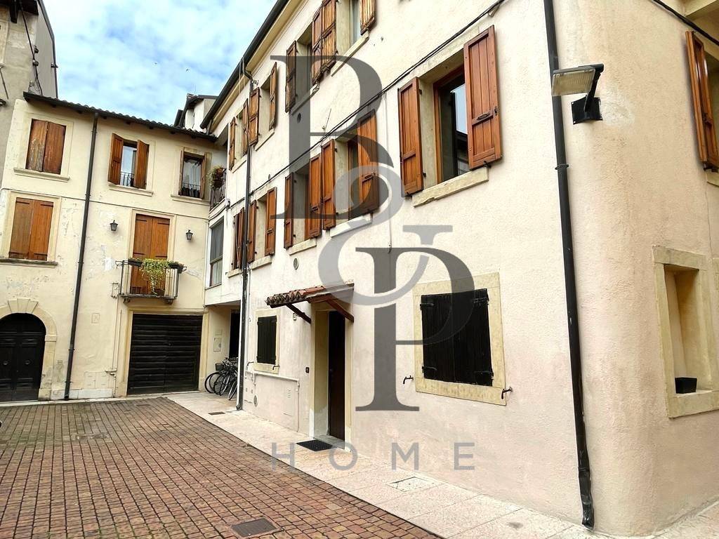 Bilocale vicolo Cieco Porta Palio, Valverde, Verona