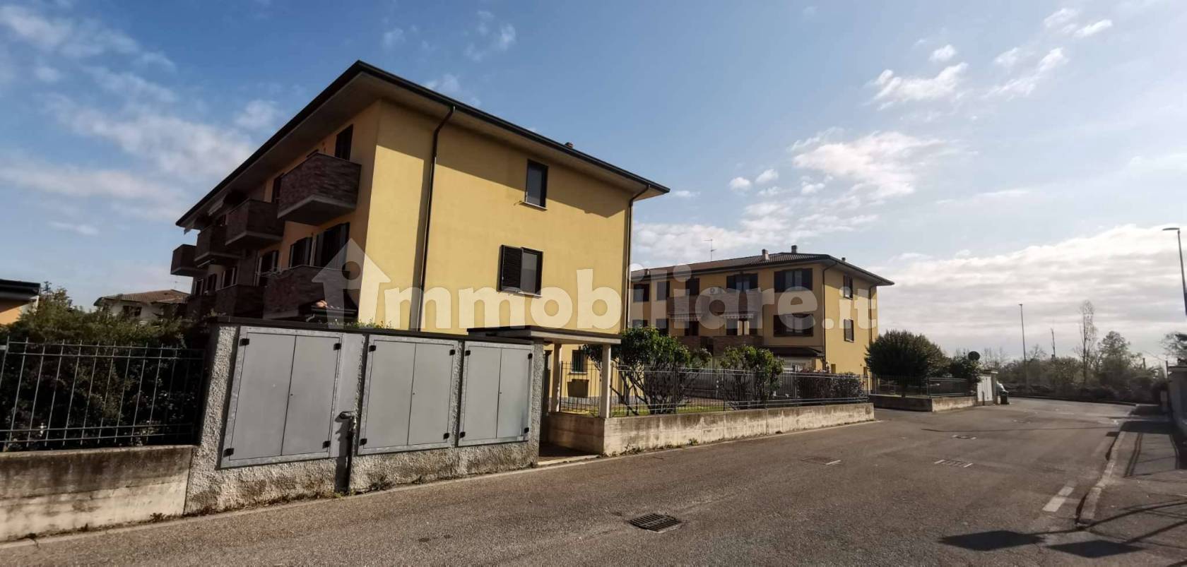 Trilocale via Lago di Garda 4, Centro, Dovera