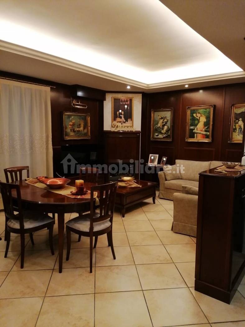 Quadrilocale via Martiri d'Ungheria 75, Centro, Scafati