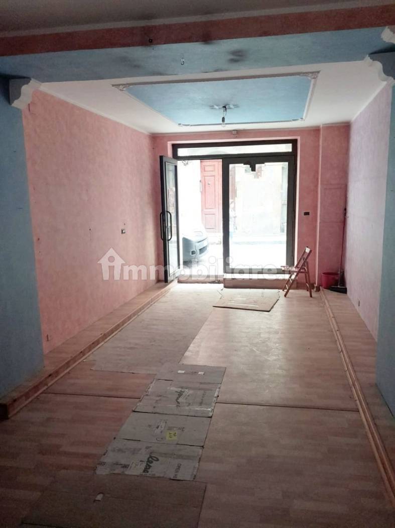 Locale commerciale in Vendita