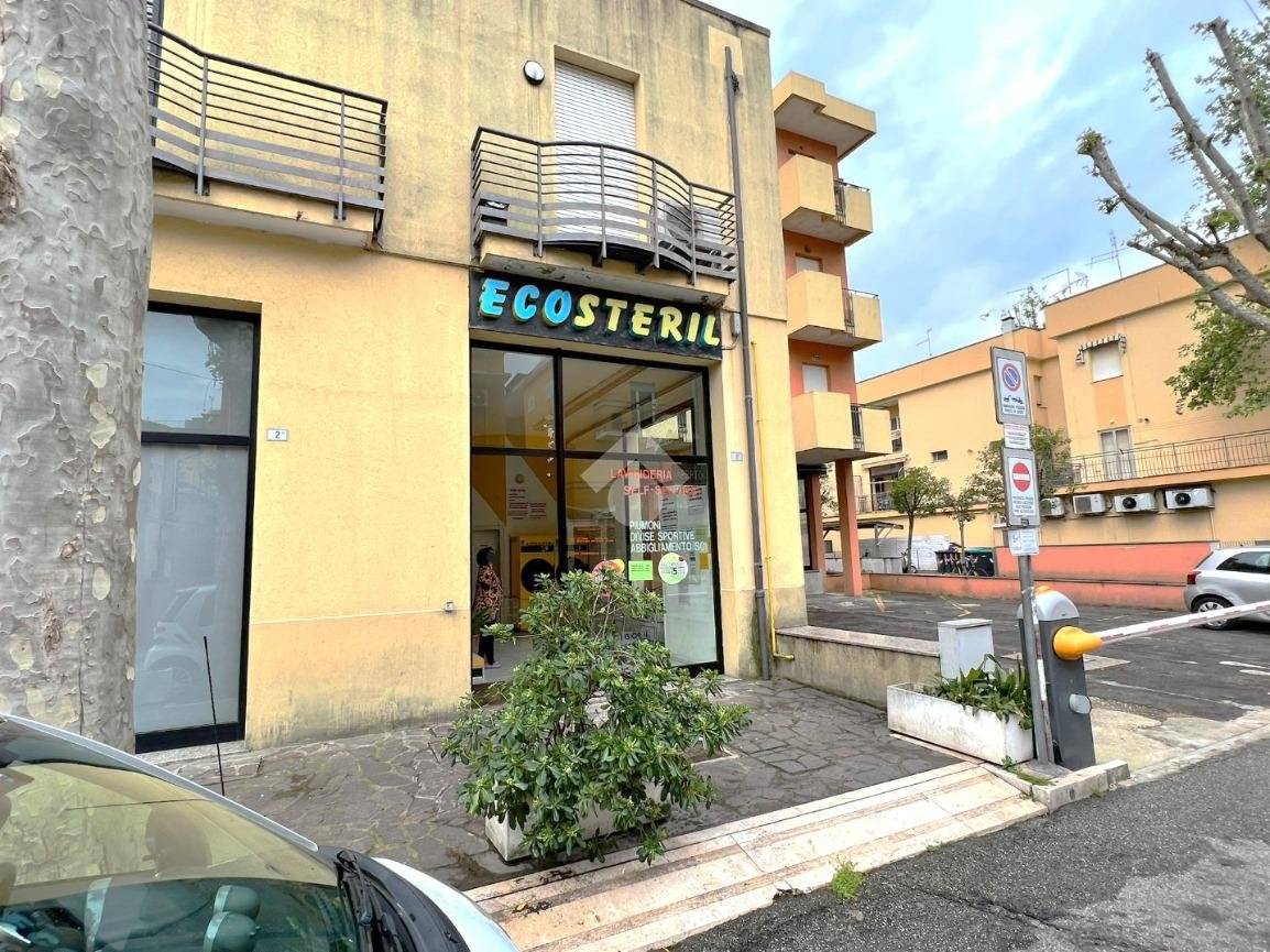 Locale commerciale in Vendita