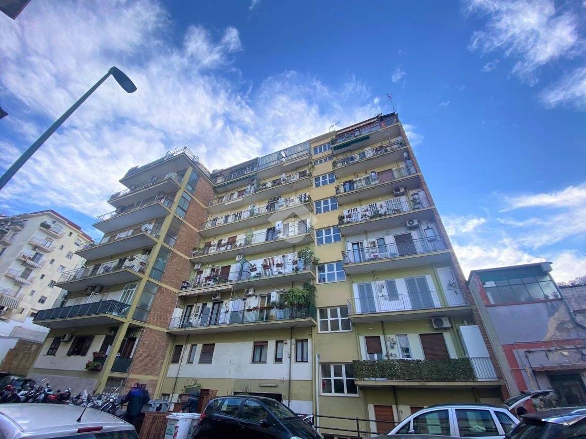 Bilocale via Costantino 50, Fuorigrotta, Napoli