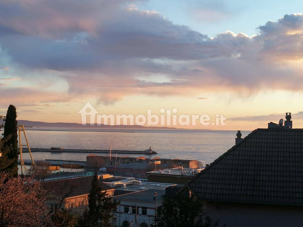 Quadrilocale salita alla Madonna di Gretta, Gretta, Trieste