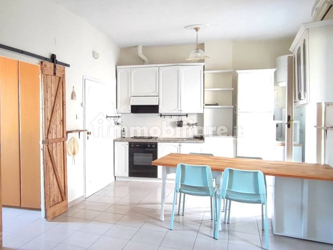 Bilocale Vico della Torre 46, Centro, Formia