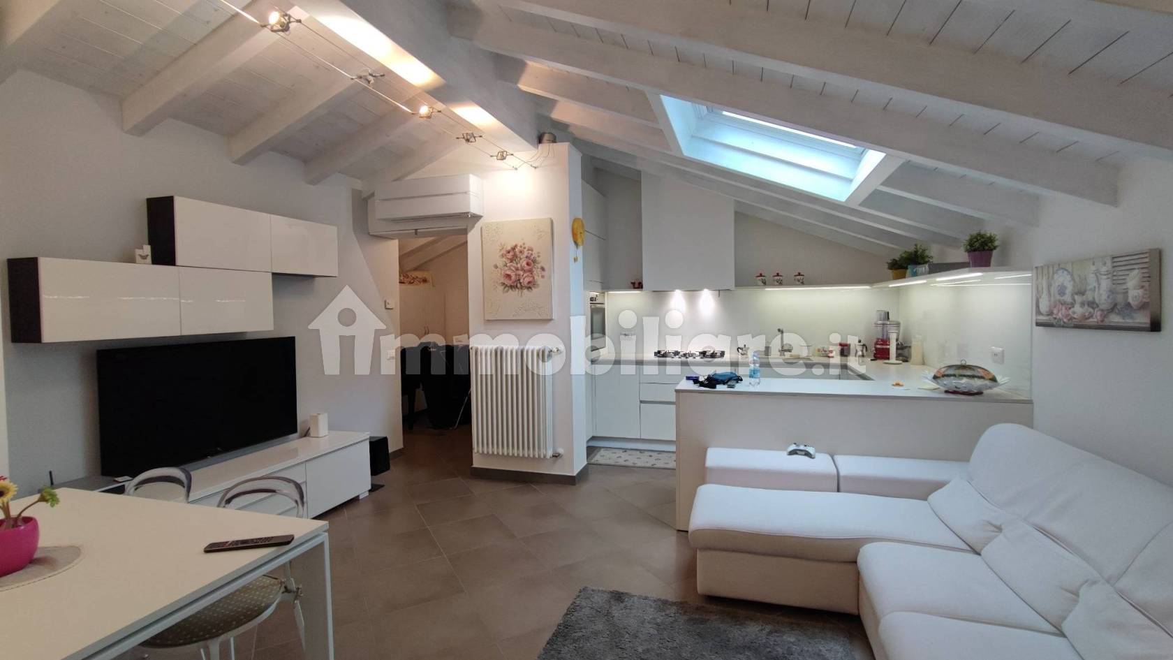 Quadrilocale via Molinazzo, Carlazzo