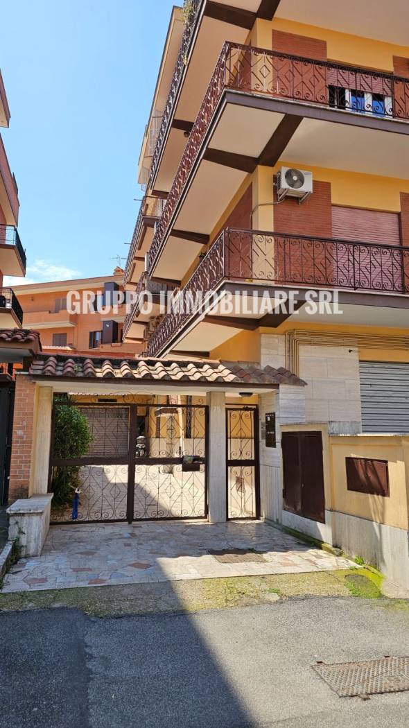 Trilocale via degli Orti della Magliana, Trullo - Colle del Sole, Roma