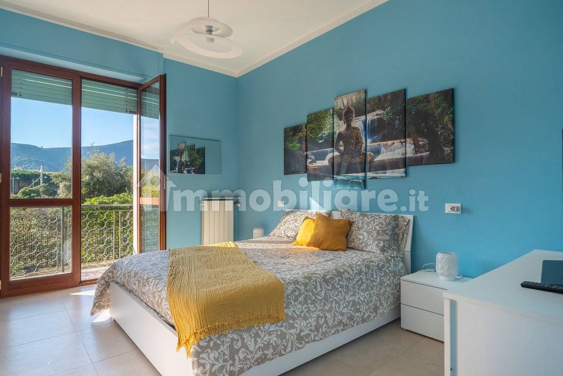 Trilocale via Marco Polo, Centro, Loano