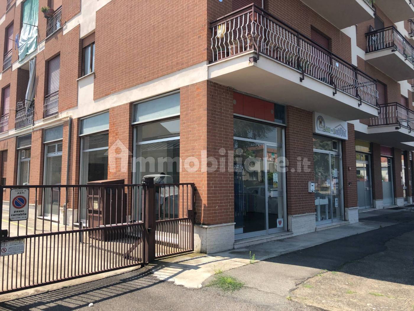 Locale commerciale in Vendita