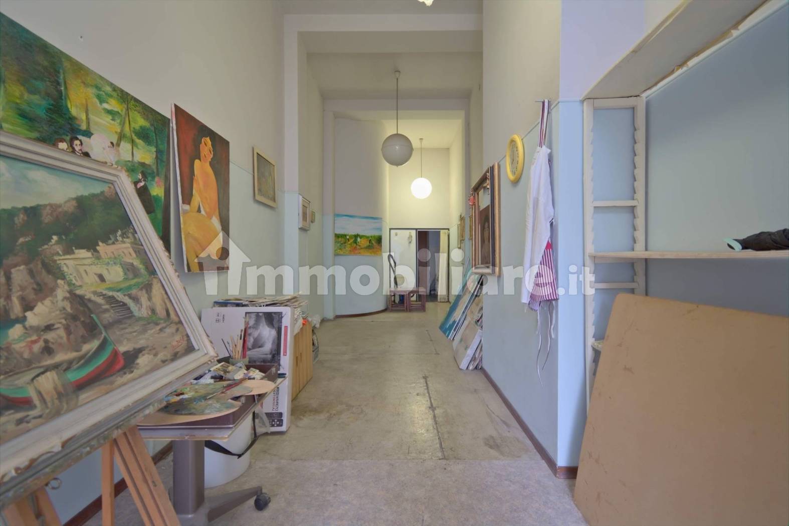 Locale commerciale con laboratorio in Vendita